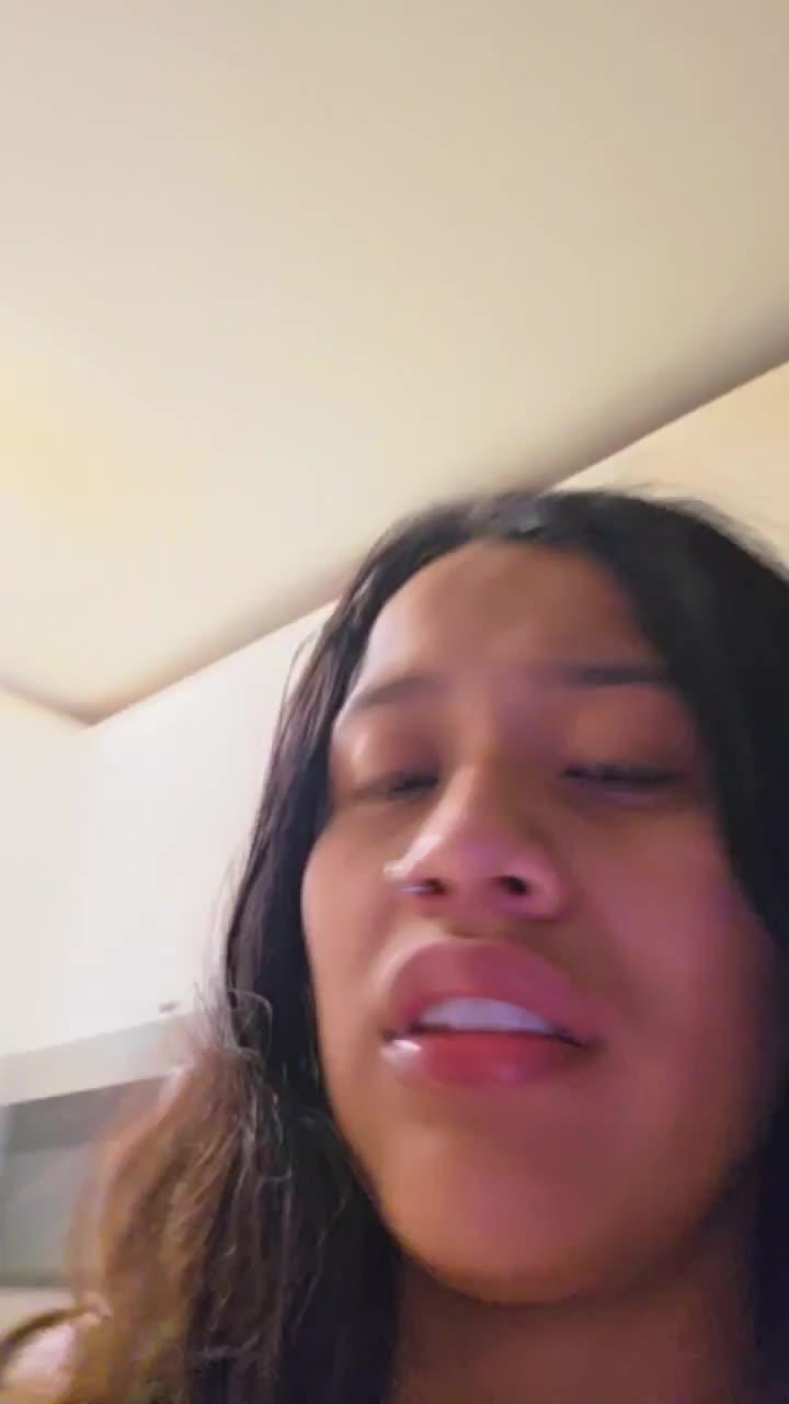 LaChinitaaa - LiveMe.com - C4MS.com | See For My Self