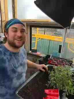 front_yard_duck_dad - reddit.com - Live Streaming Search Engine ...